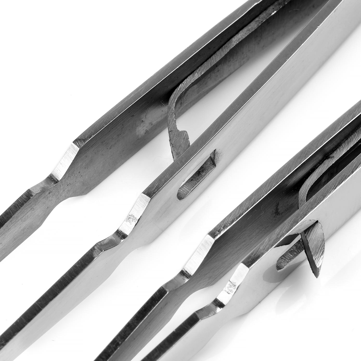 Steel Labret Tweezers With Locking Mechanism